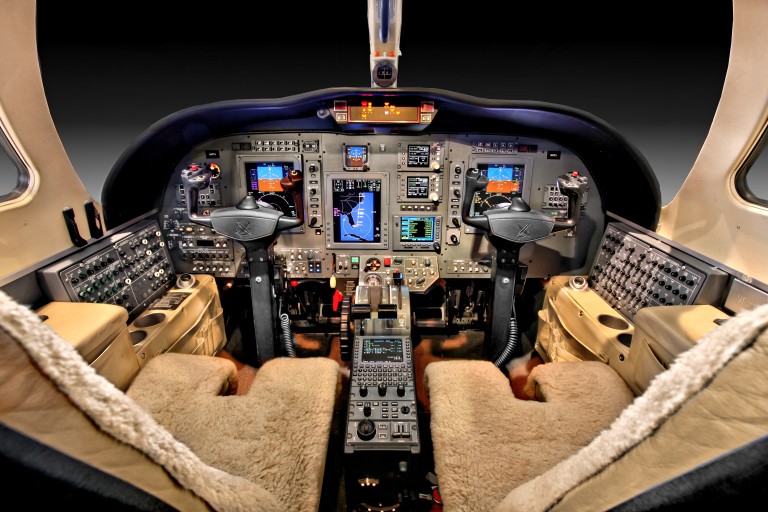 CJ3 sn269 – Cockpit 145m